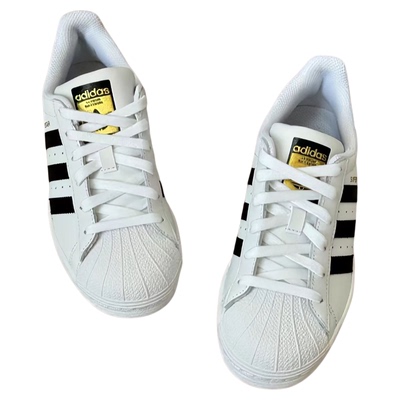 阿迪达斯男女防滑耐磨运动板鞋