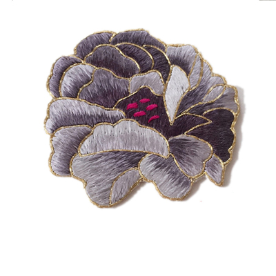 补衣服手工花朵型苏绣成品