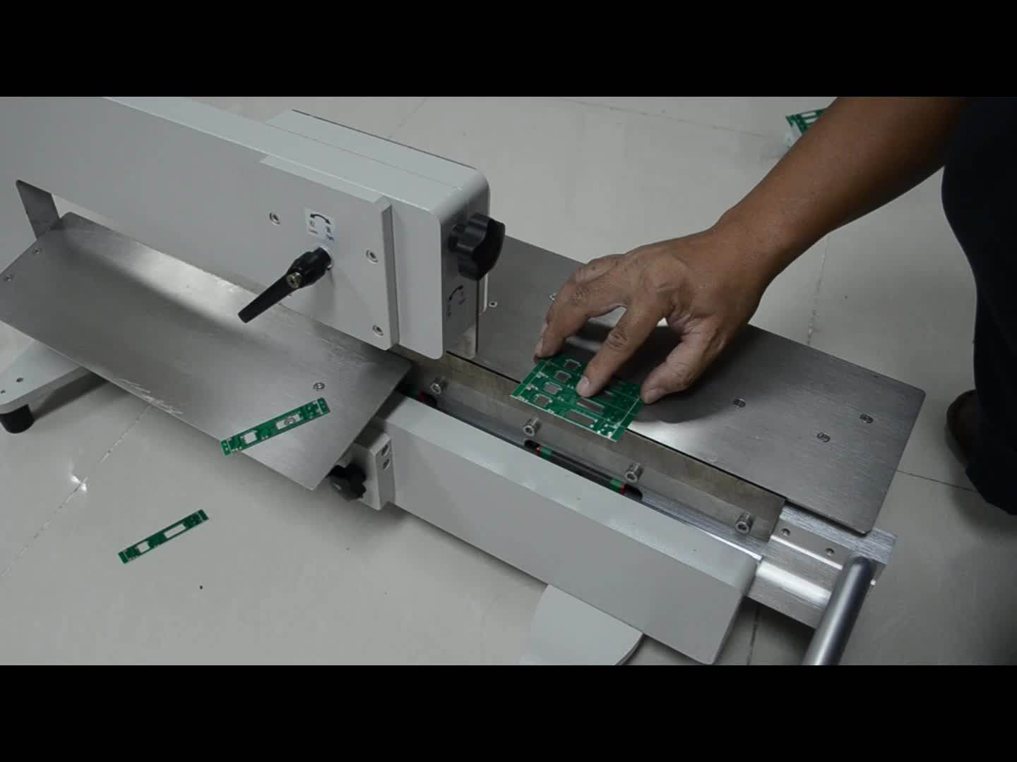 Professionally Designed Hand Push Manual Pcb Cutter Pcb V-cut Machine ...