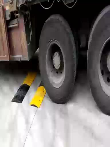 Heavy Duty Rubber Road Bumps Speed Bump - Buy Rubber Speed Bump,Road ...