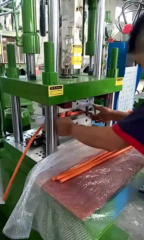 Hot Sale Mini Vertical Plastic Injection Molding Cable Making Machine ...