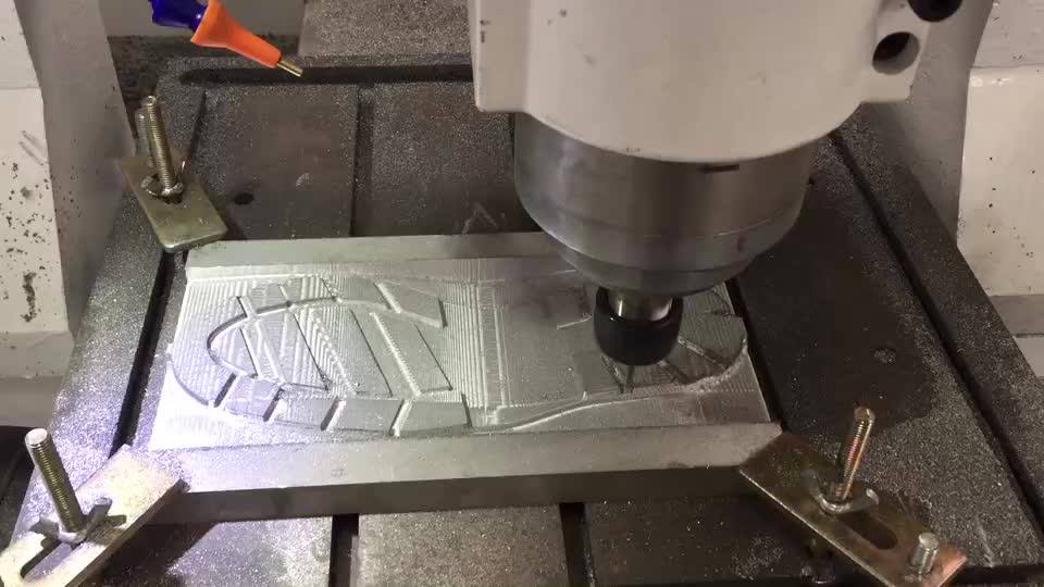 China Cnc Milling Machine/shoe Mold Metal Cnc Carving Machine/cnc ...