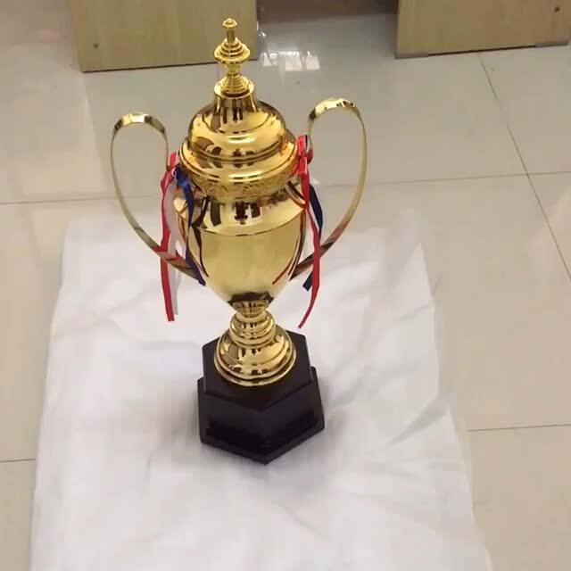 New Design Big Metal Trophy Gold Sports Award Trophy Cup For 2018 World ...