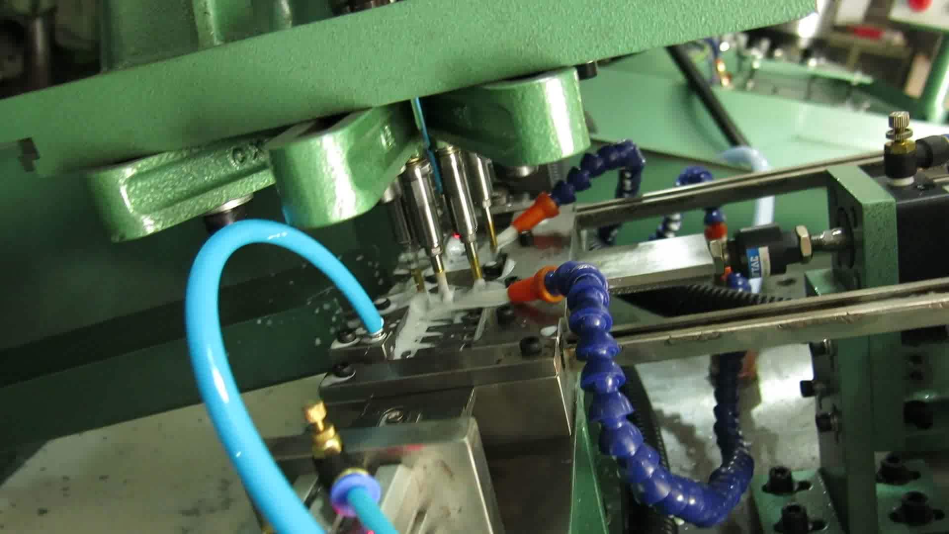 China Professional Factory Self Thread Making Machine Self Thread ...