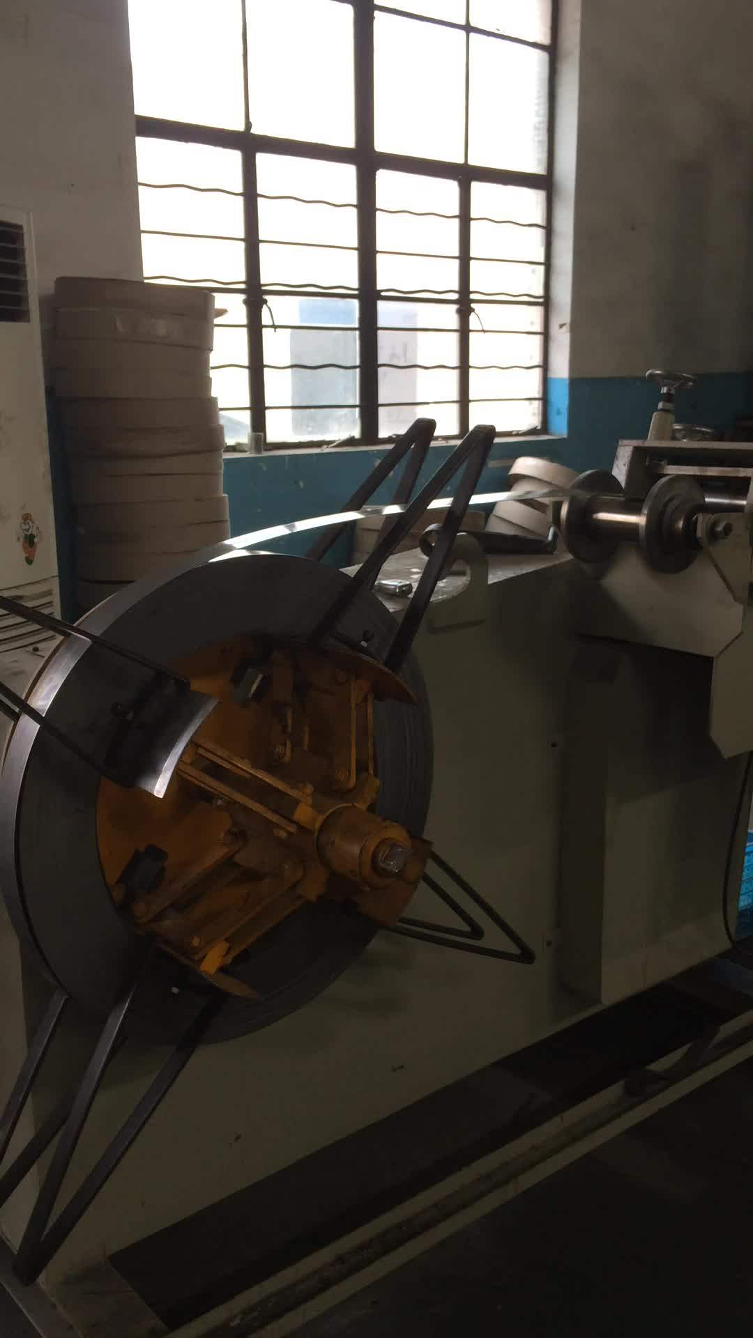 White Color Painted Flat Metal Spring Steel Spring Clips - Buy Spring ...