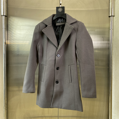 孤品就一件亏本清仓中长毛呢大衣