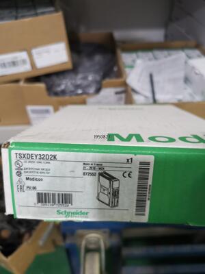 施耐德输入模块，型号:TSXDEY32D2K，现货一只，全新【询价】