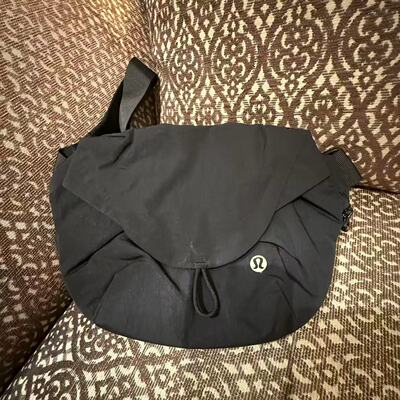 运动单肩斜挎腰包lululemon