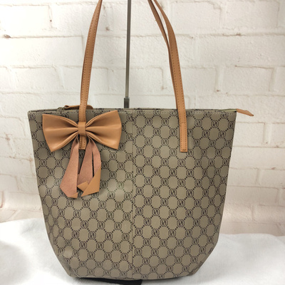 送妈妈真皮欧美风老花单肩包