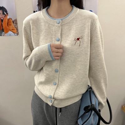 韩版休闲减龄刺绣圆领针织开衫女
