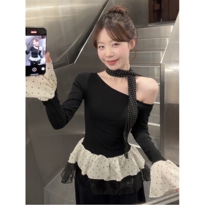 莫代尔人棉设计感波点拼接斜肩长袖T恤女收腰露肩黑色上衣