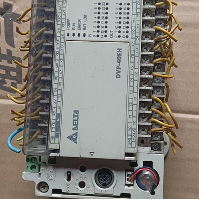 议价台达PLC DVP40EH00T2实物图一面壳可维修