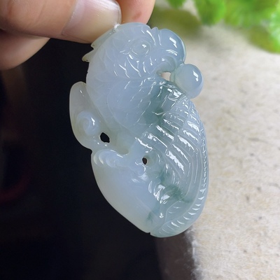 缅甸冰胶浅冰紫飘绿翡翠鹦鹉吊坠