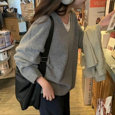 VERGAMOT简单气质V领针织衫