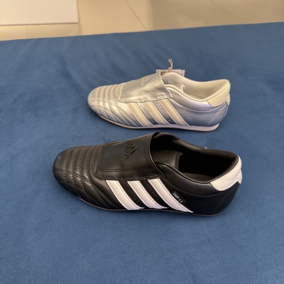 Adidas阿迪达斯Taekwondo女子跆拳道一脚蹬运动休闲薄底鞋 JS4023