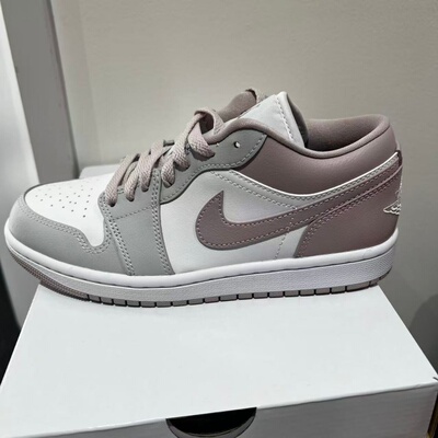 正品Nike耐克女鞋AJ1Low低帮复古经典运动耐磨休闲板鞋DC0774-606