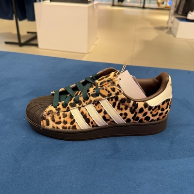 Adidas阿迪达斯三叶草女Superstar复古豹纹贝壳头运动板鞋 KI4203