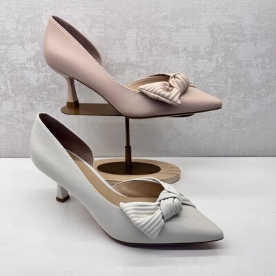 接吻猫蝴蝶结尖头细跟单鞋女