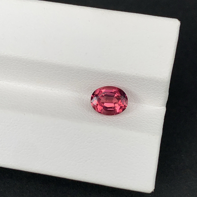 [一物一图]天然红碧玺裸石戒面椭圆形1.17克拉精切火彩好晶体干净