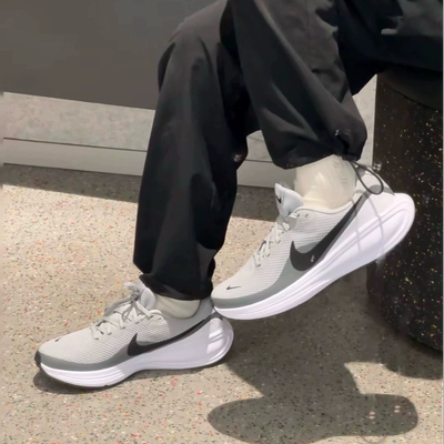 耐克Nike REVOLUTION 8舒适防滑耐磨低帮休闲跑步鞋HJ9198-002