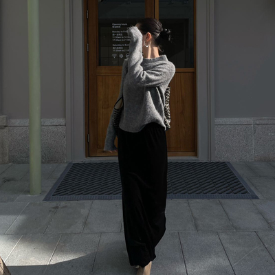 丝绒半身裙时尚长款秋冬款通勤气质显瘦黑色松紧腰高腰A字鱼尾裙