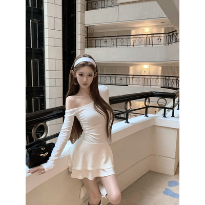 JOEY纯欲内搭天才秋冬黑白色冬天配大衣的裙子德绒双层斜肩连衣裙