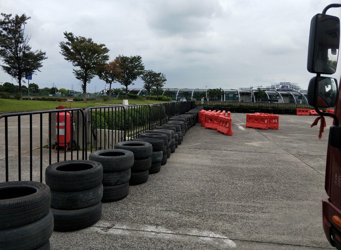 上海轮胎出租 防撞轮胎赛车场 二手轮胎出租 F1赛车场试驾车活动