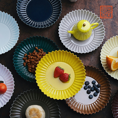 清雍正十二色菊瓣盘赏盘