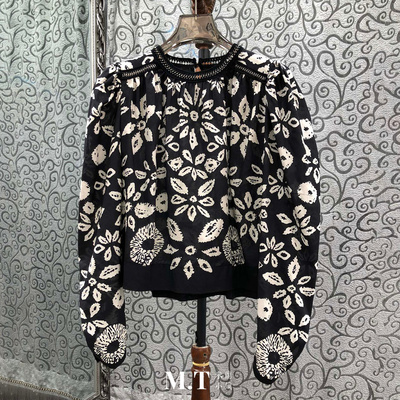 米兰小镇南油高版本欧货古典雅韵抽象印花嵌入金属环圆领上衣A27