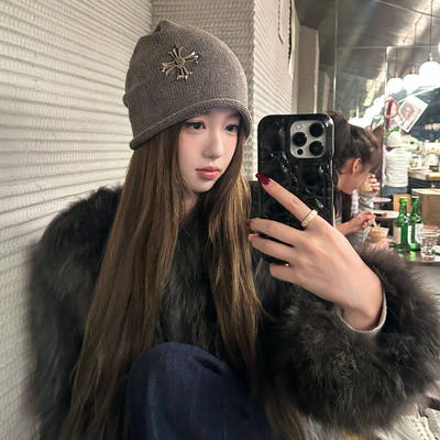 酷盖舒适圈十字标卷边针织冷帽