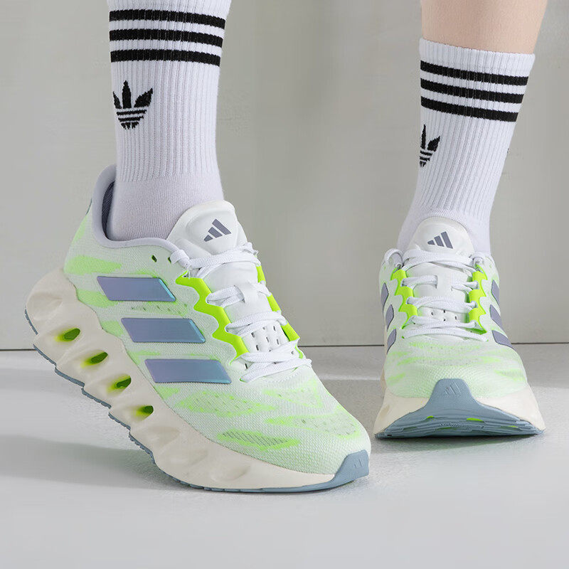 阿迪达斯女鞋2023秋季新款运动鞋轻便减震跑步鞋训练慢跑鞋FZ5685_虎窝淘