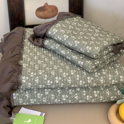 韩国大鹅花边天丝棉床盖三件套