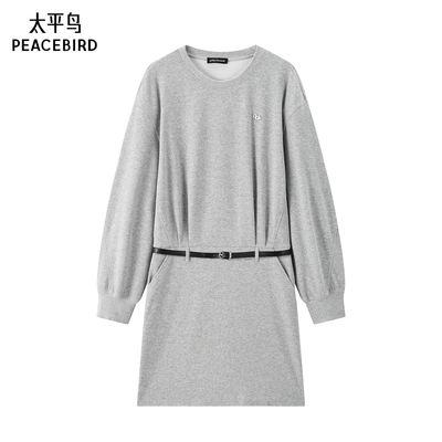 太平鸟灰色卫衣连衣裙女2025新款针织圆领通勤连身裙女A3FAF120T