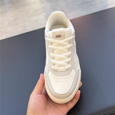 安踏皎月板鞋女子小白鞋秋季新款4经典百搭休闲运动正品122548032