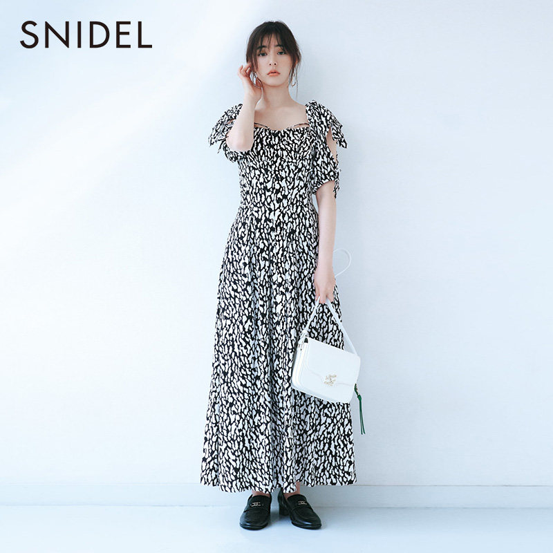 SNIDEL春夏法式方领荷叶边小飞袖露背连衣裙SWFO221054_虎窝淘