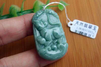 天然a货豆绿色生肖鼠吊坠缅甸玉