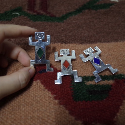 旅行集市淘回印第安武士青金石红玛瑙绿宝石925银胸针