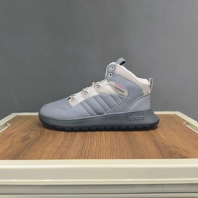 Adidas阿迪达斯男女中高帮运动鞋