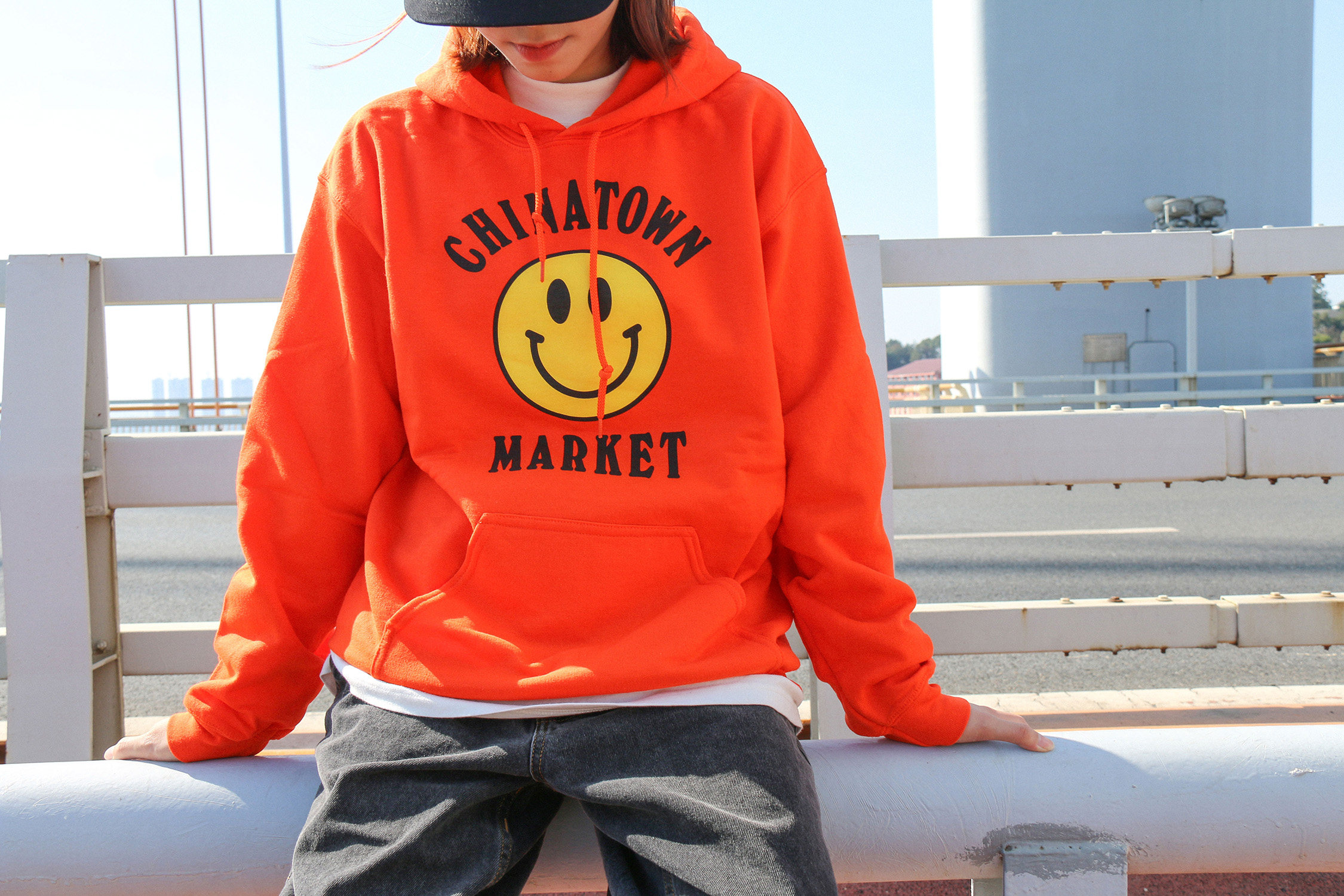 Chinatown Market Smile Hood 笑脸印花加绒中性风帽衫情侣卫衣潮