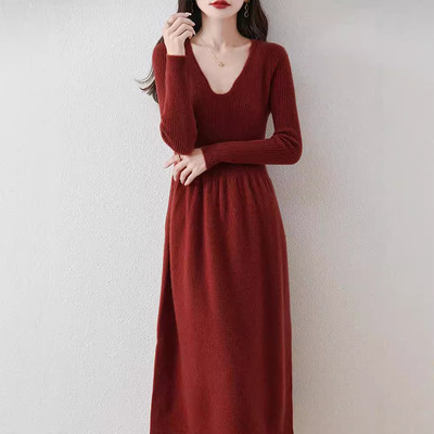 2024秋冬新款羊毛长裙女V领连衣裙过膝针织A字长裙羊绒毛衣裙厚