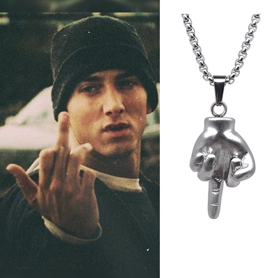 狠不一样的Fvck态度项链Eminem侃爷中指高品质钛钢不掉色林氏兄弟