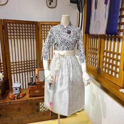 白底黑花连衣裙生活韩服