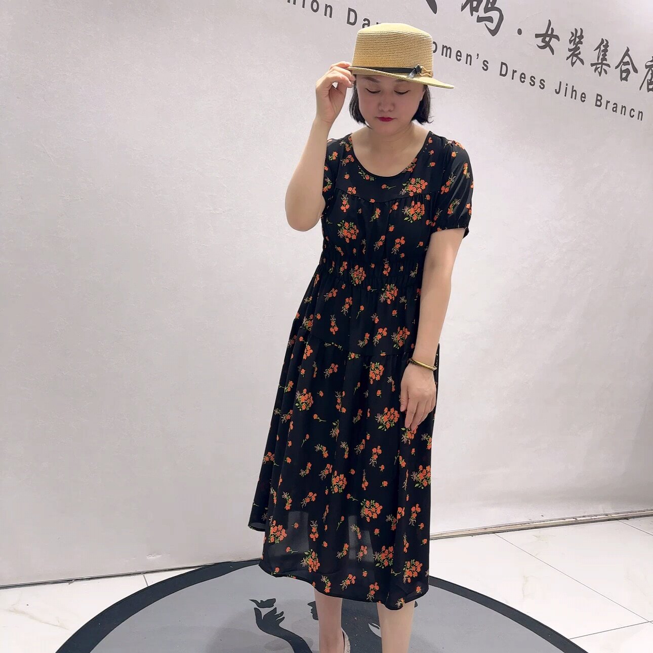 31177女权贵族夏款新品打揽设计显瘦单层碎花连衣裙加大码女装
