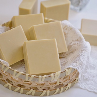 洁面皂润白肌肤珍珠蚕丝羊奶