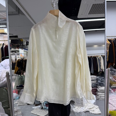 2026年春装新款流行女装衬衫上衣小衫立领开叉一粒扣装饰洋气减龄