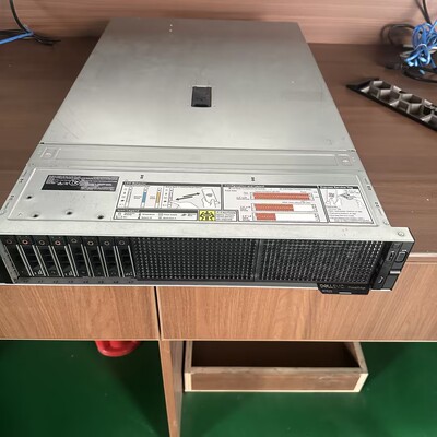 二手DELL R7525 2.5寸 8盘NVME  双散 双电1400W 带满提升卡