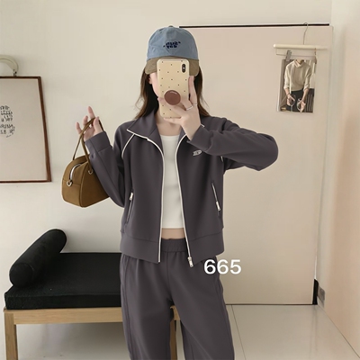 2026春魅M系列 衣佳人折扣女装 翻领 镶边 休闲运动风外套 3209