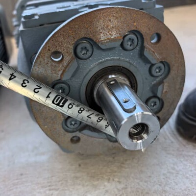 杰牌齿轮减速电机，立式齿轮减速机，型号JRTRF470E13--议价商品