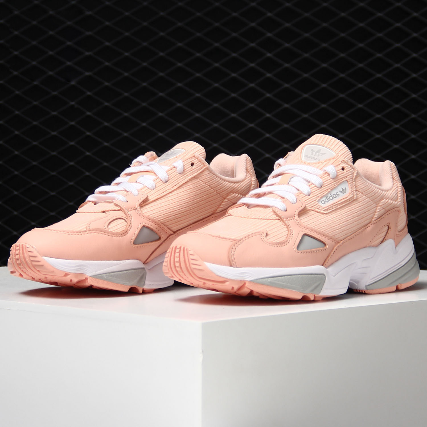 Adidas/阿迪达斯正品三叶草FALCON女子低帮复古运动休闲鞋EE5122_虎窝淘