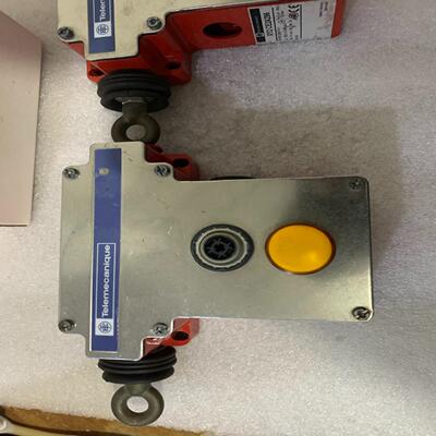 拉绳开关XY2CE2A296